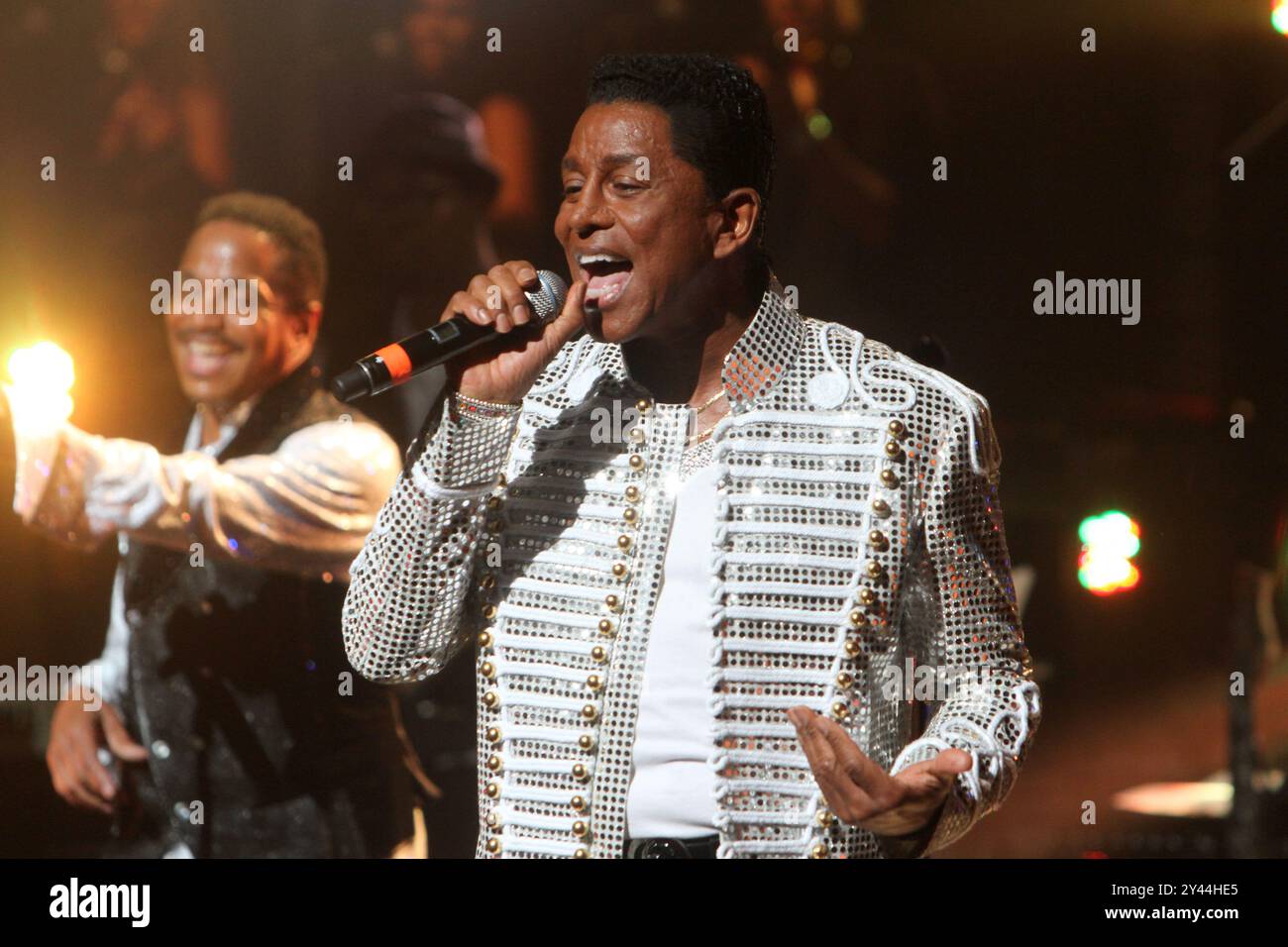 The Jacksons Tito Jackie Marlon And Jermaine Perform On The