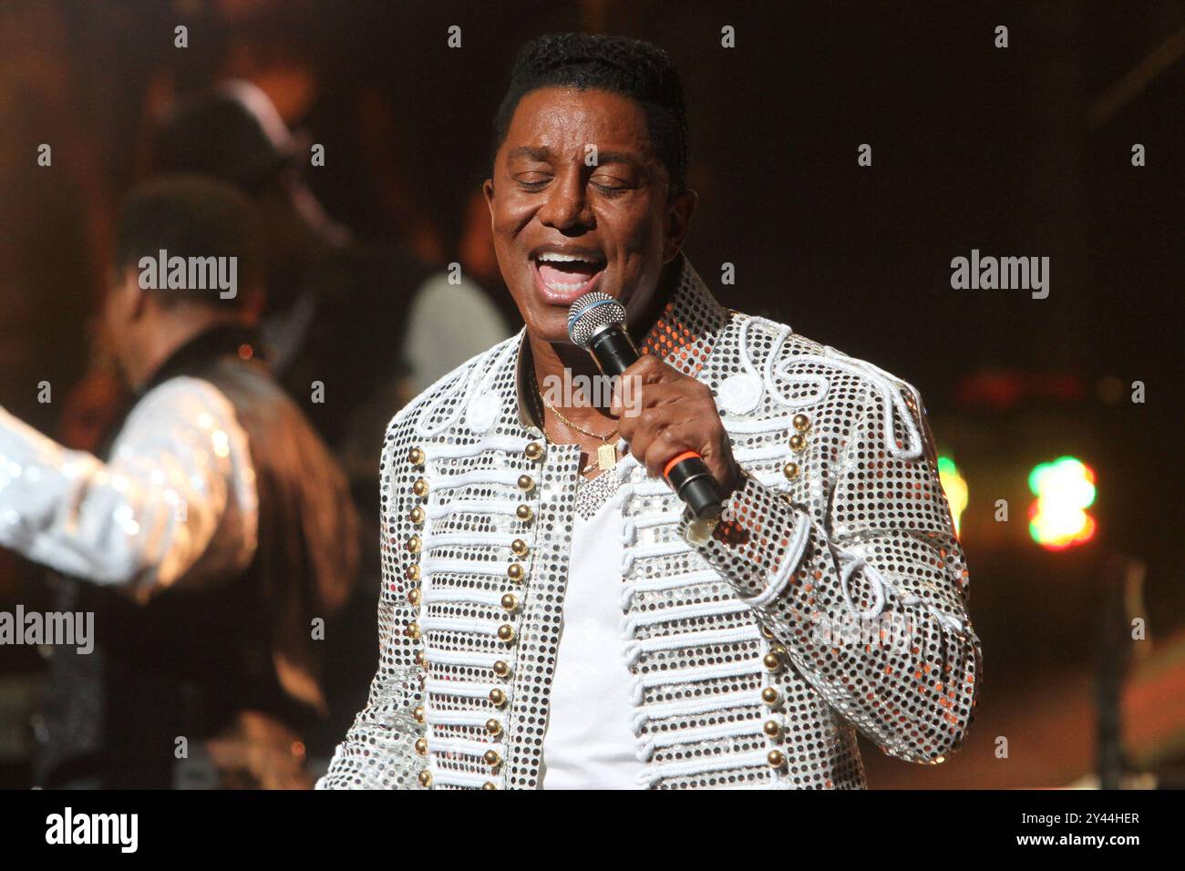 The Jacksons (Tito, Jackie, Marlon, and Jermaine) perform on The ...