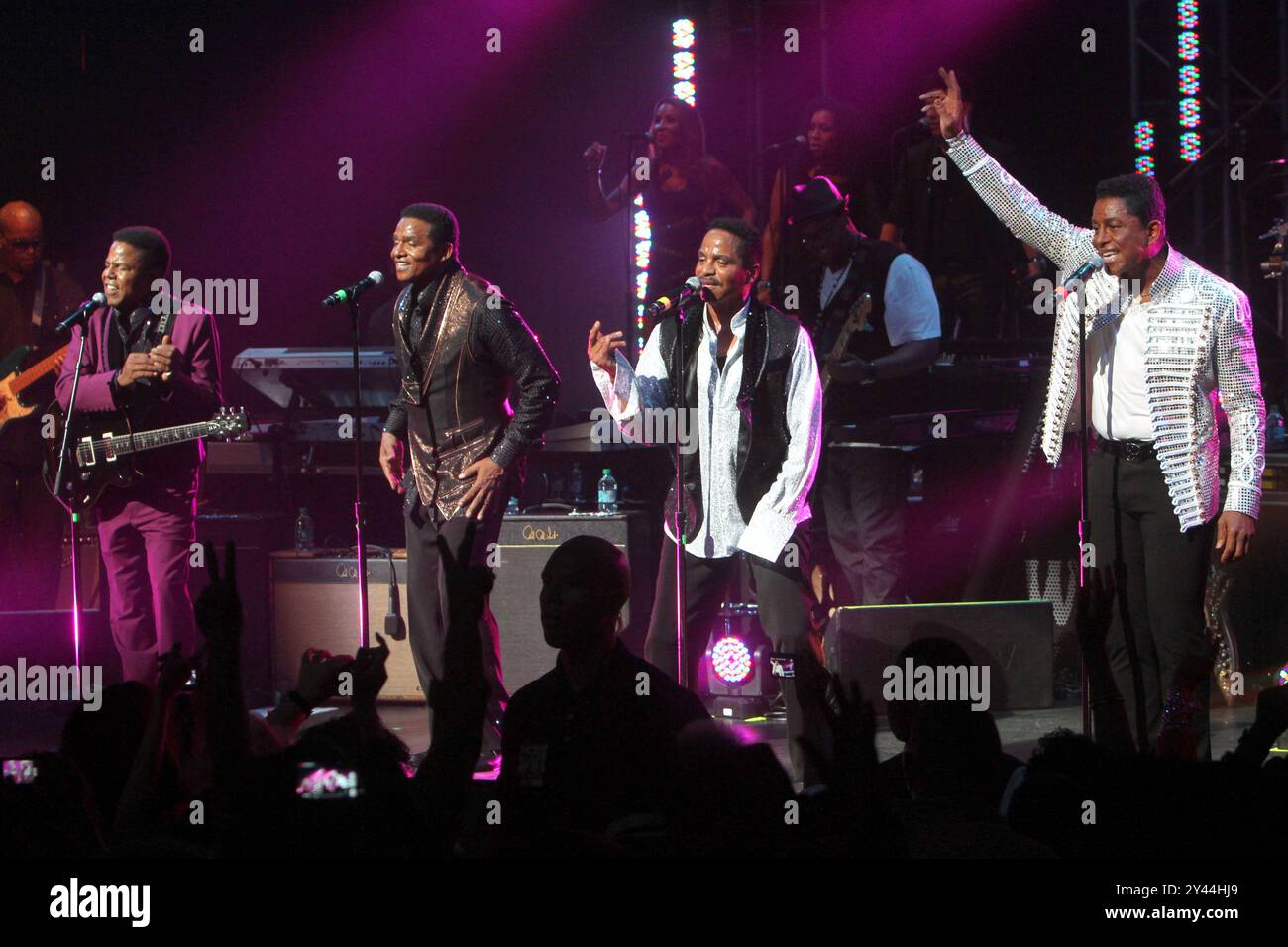 The Jacksons (Tito, Jackie, Marlon, and Jermaine) perform on The ...