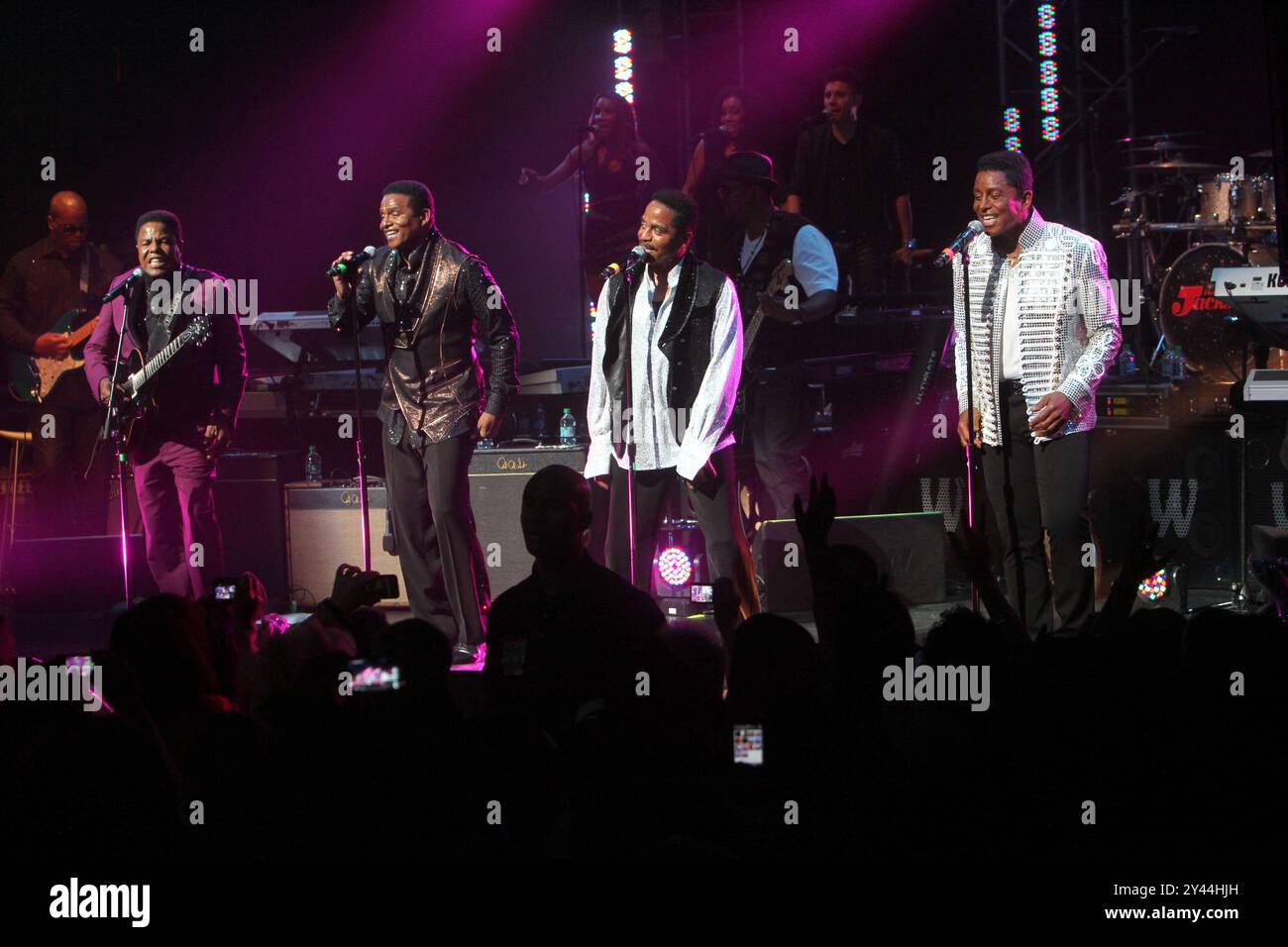 The Jacksons (Tito, Jackie, Marlon, and Jermaine) perform on The ...