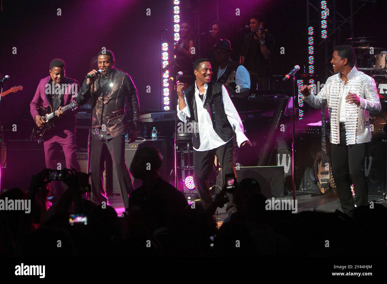 The Jacksons (Tito, Jackie, Marlon, and Jermaine) perform on The ...