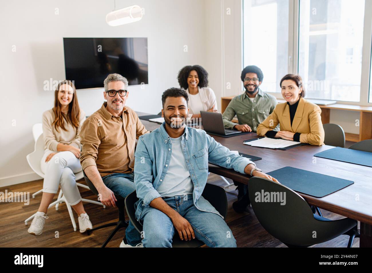 Seated group showcases hi-res stock photography and images - Alamy
