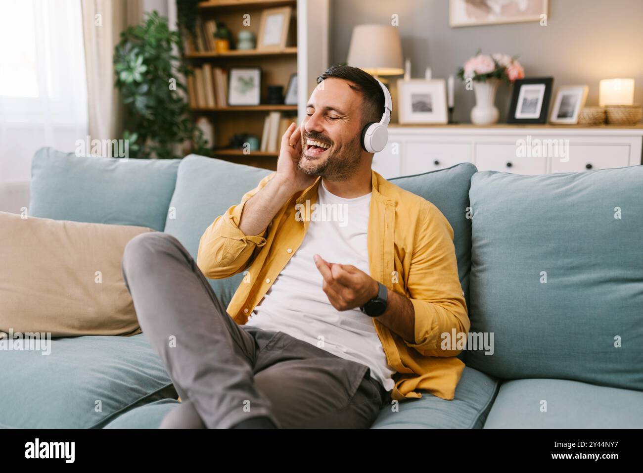 Singing sound of music hi-res stock photography and images - Alamy