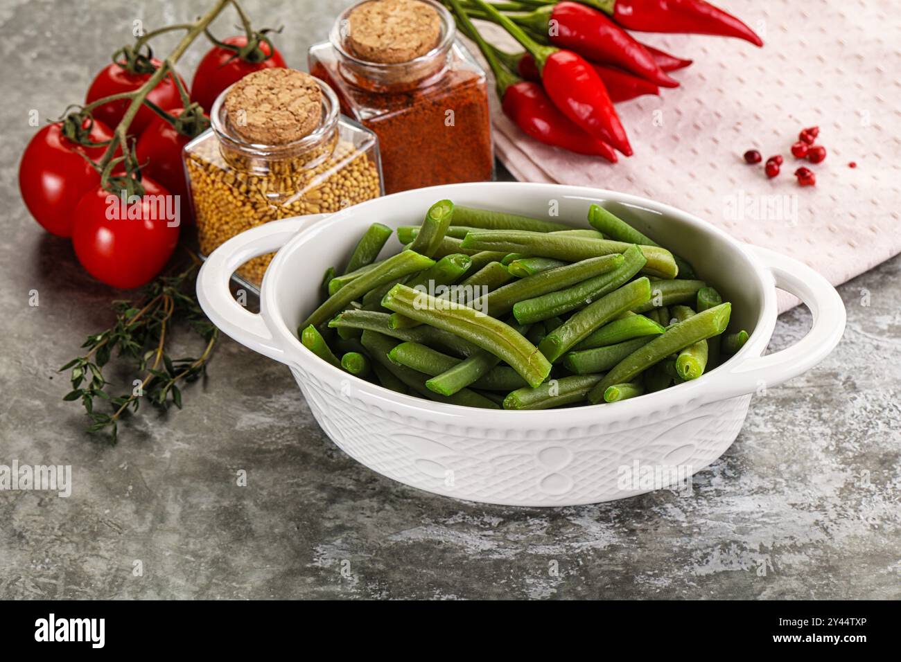 Vegan cuisine - boiled green bean snack Stock Photo - Alamy