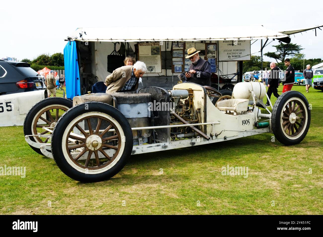 Auto steam car hi-res stock photography and images - Alamy