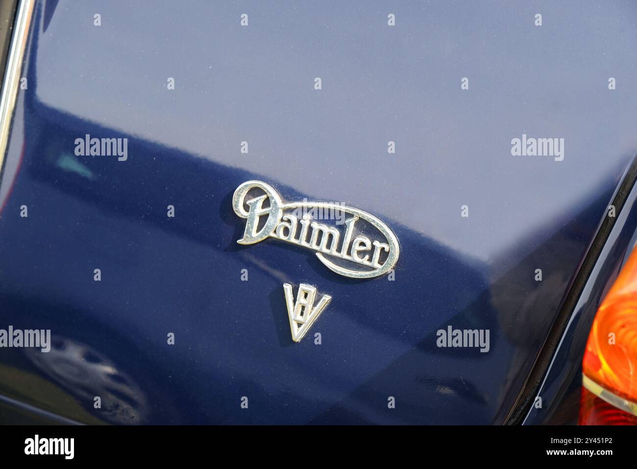 V8 badge hi-res stock photography and images - Alamy