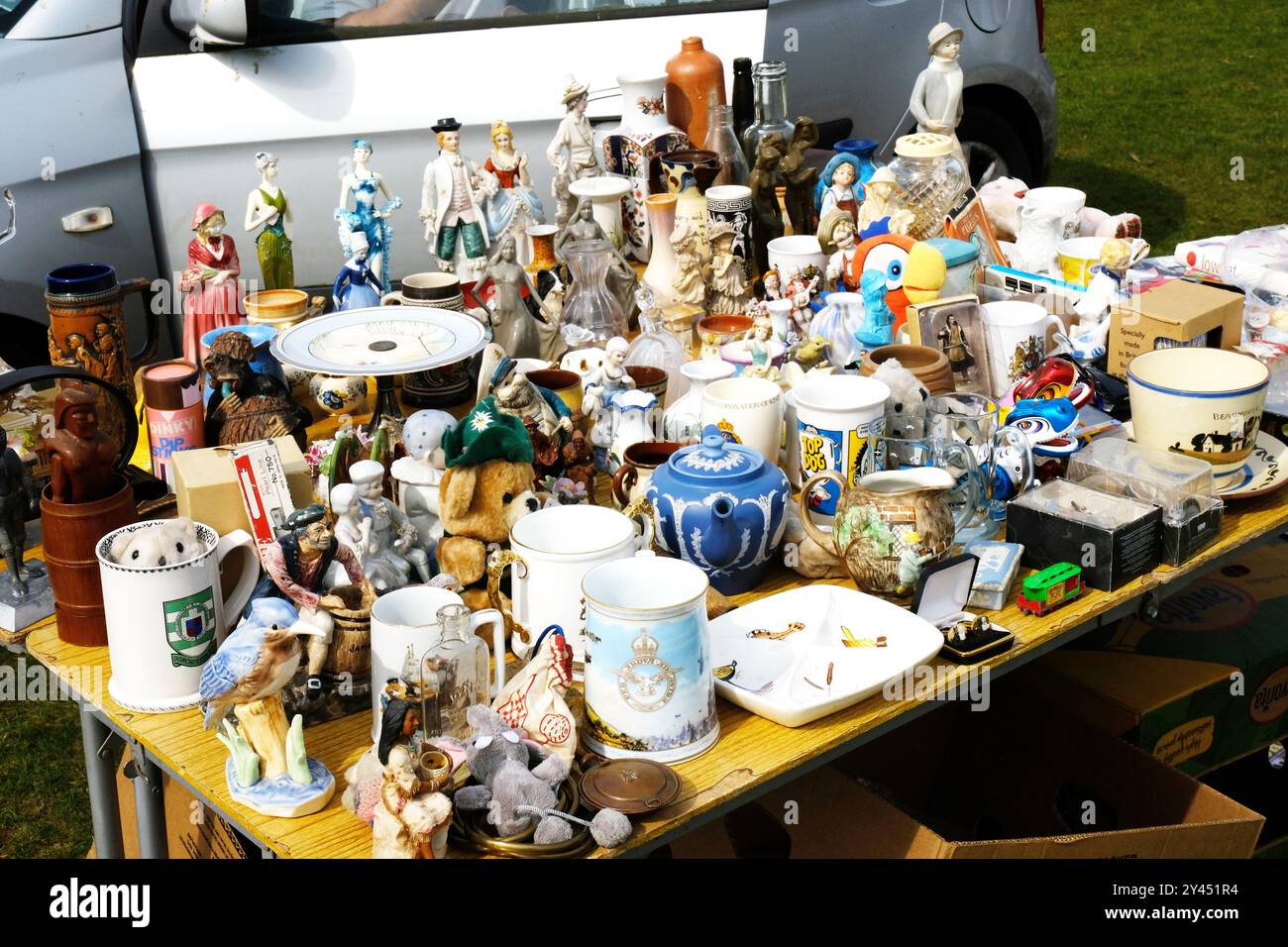 Car boot stall hi-res stock photography and images - Alamy