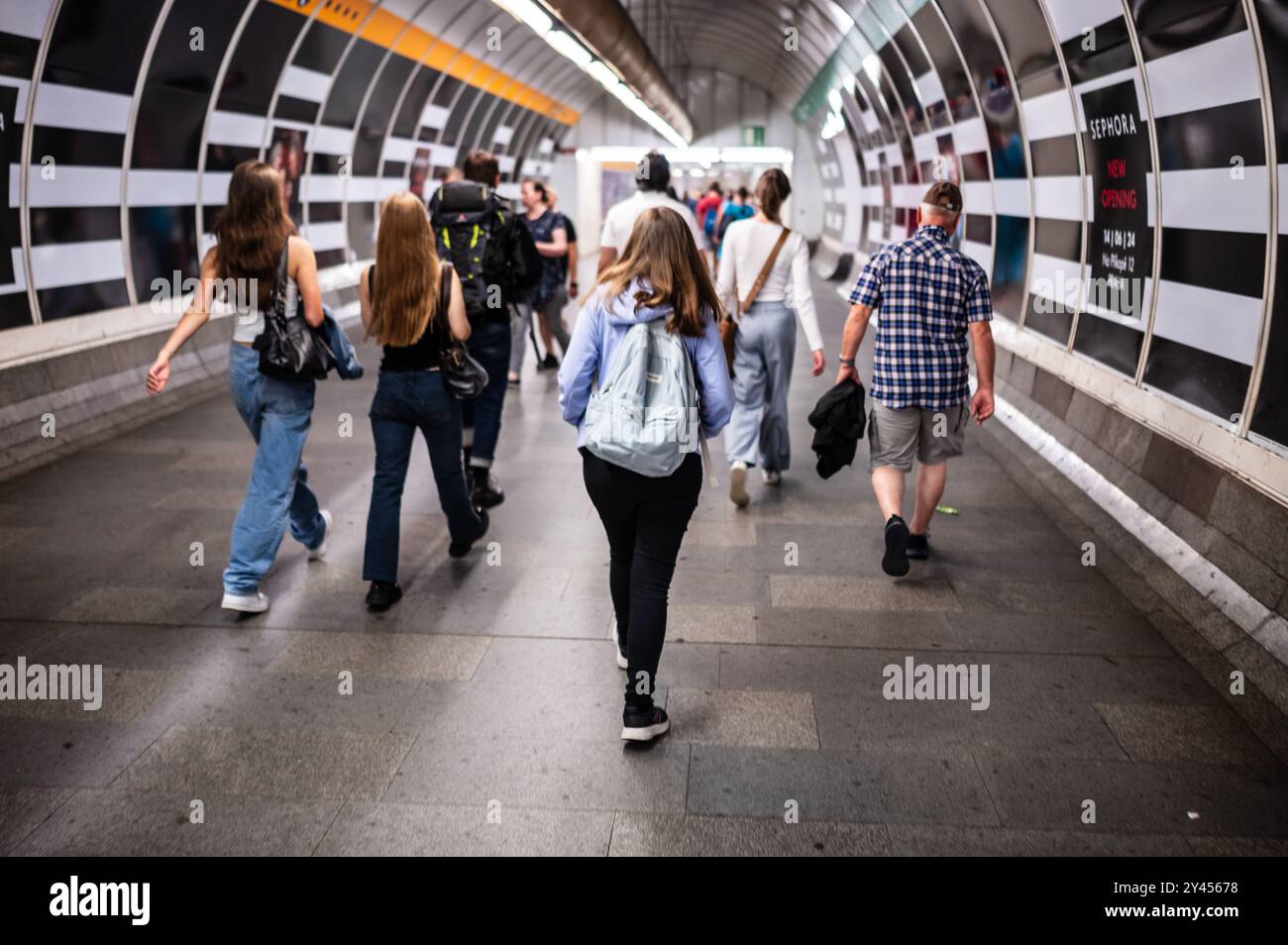 Prague metro map hi-res stock photography and images - Alamy