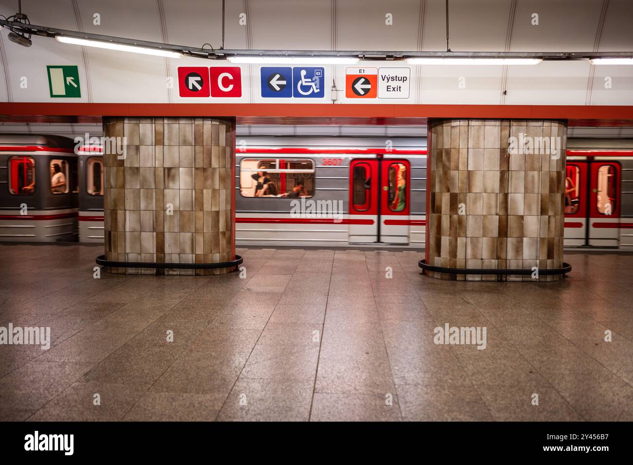 Prague metro map hi-res stock photography and images - Alamy