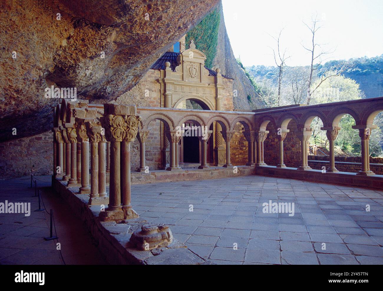 Monasterios de la cueva hi-res stock photography and images - Alamy