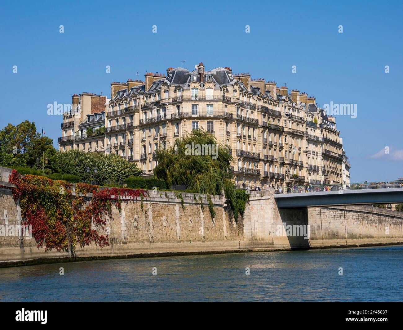 Île de la Cité, and the Pont Saint-Louis Bridge, River Seine, Paris ...