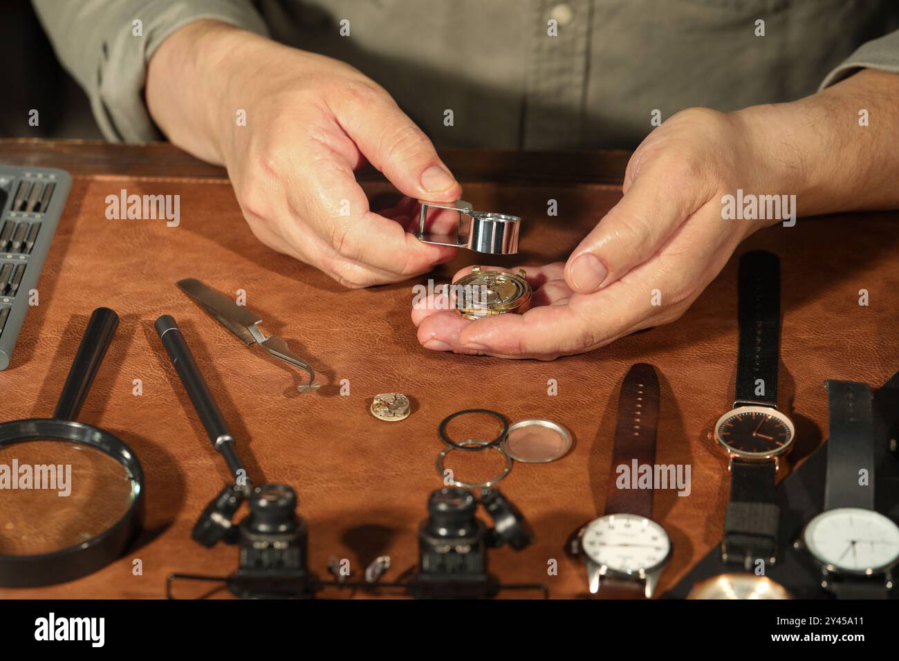 Mechanic fixing glass detail hi-res stock photography and images - Alamy