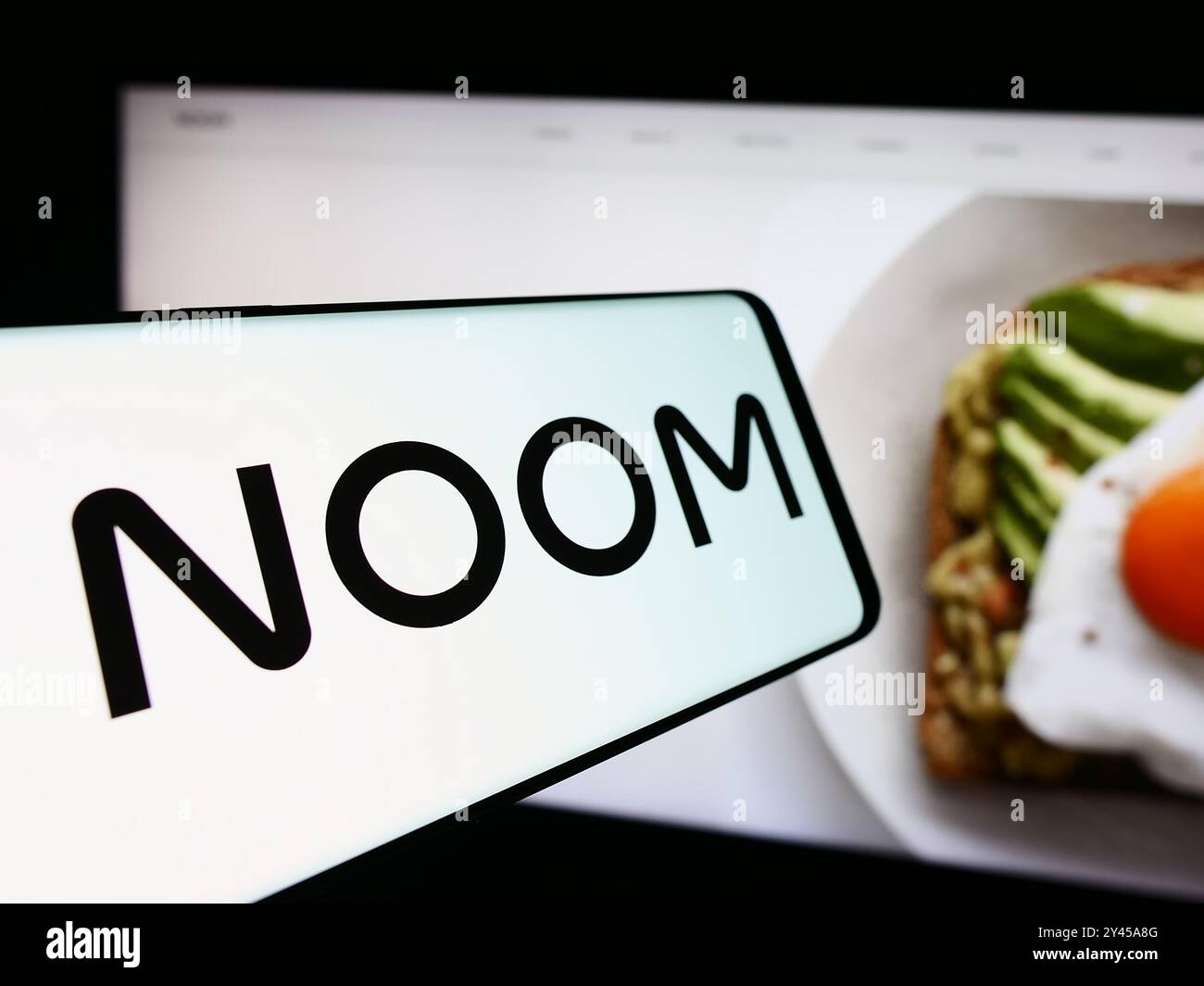 Noom logo hi-res stock photography and images - Alamy