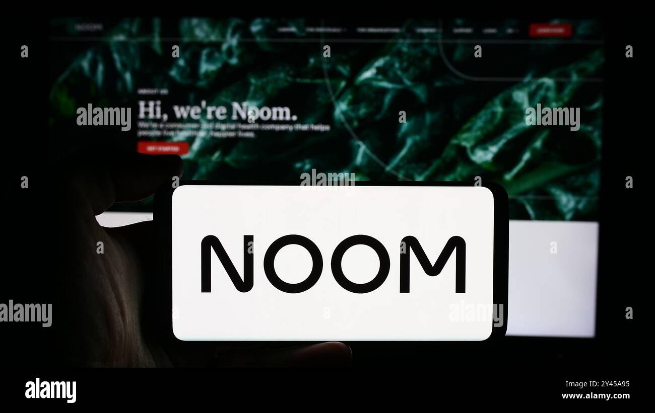Noom logo hi-res stock photography and images - Alamy