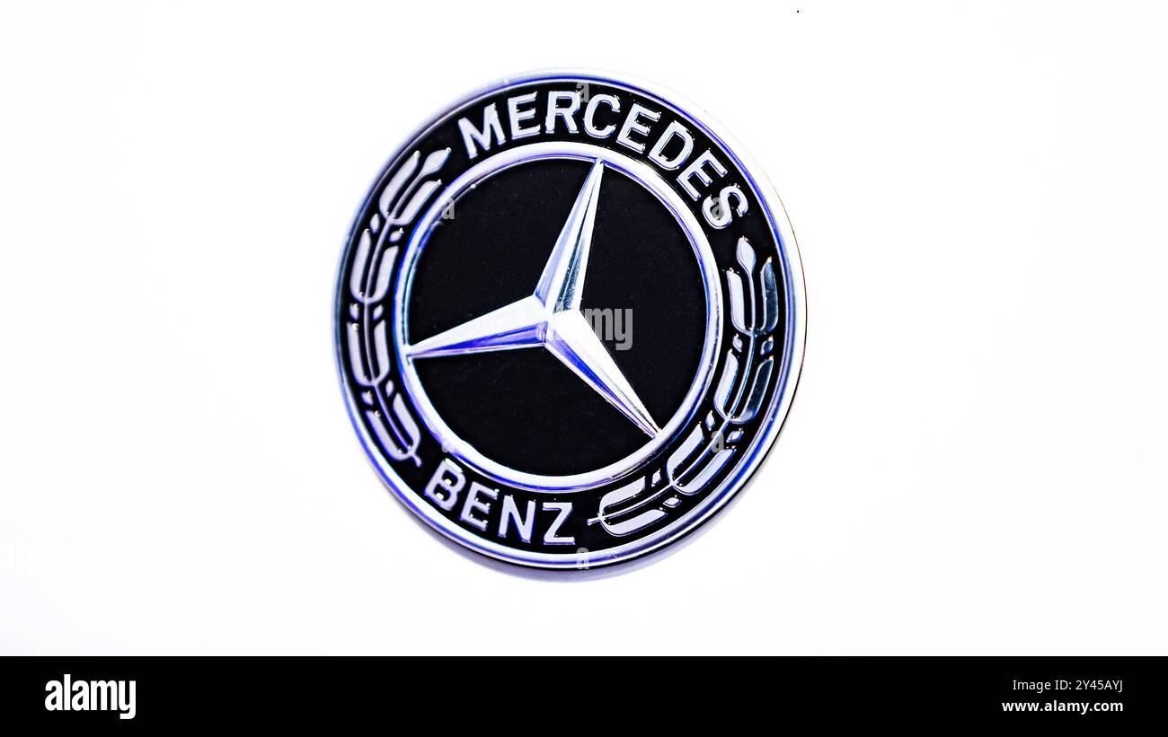 Mercedes benz electric vehicle Cut Out Stock Images & Pictures - Alamy