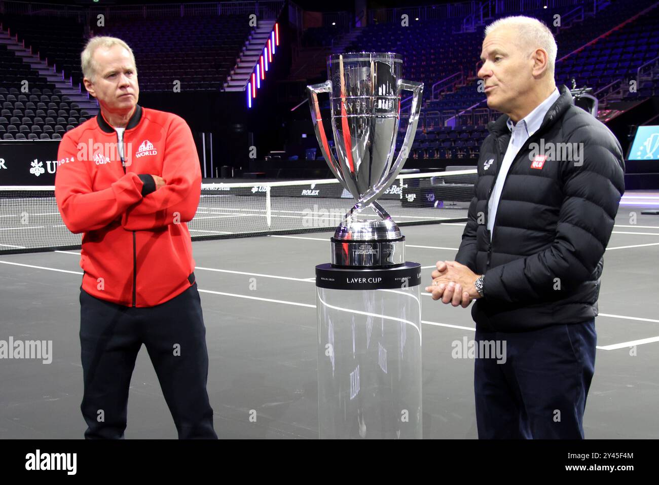 Patrick mcenroe laver cup hi-res stock photography and images - Alamy