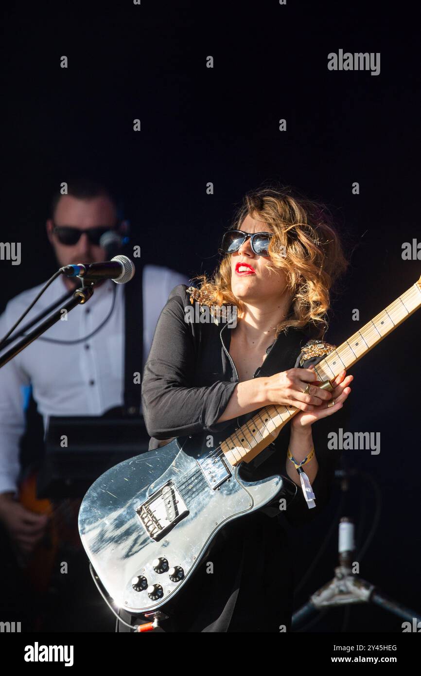 ANNA CALVI, CONCERT, GREEN MAN FESTIVAL 2014: Anna Calvi playing a ...