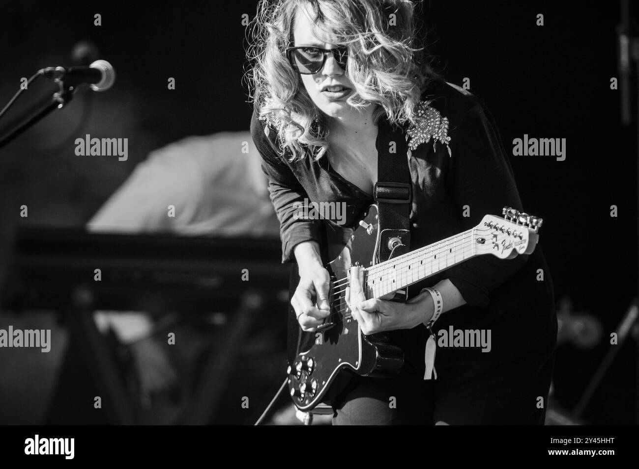 ANNA CALVI, CONCERT, GREEN MAN FESTIVAL 2014: Anna Calvi playing a ...