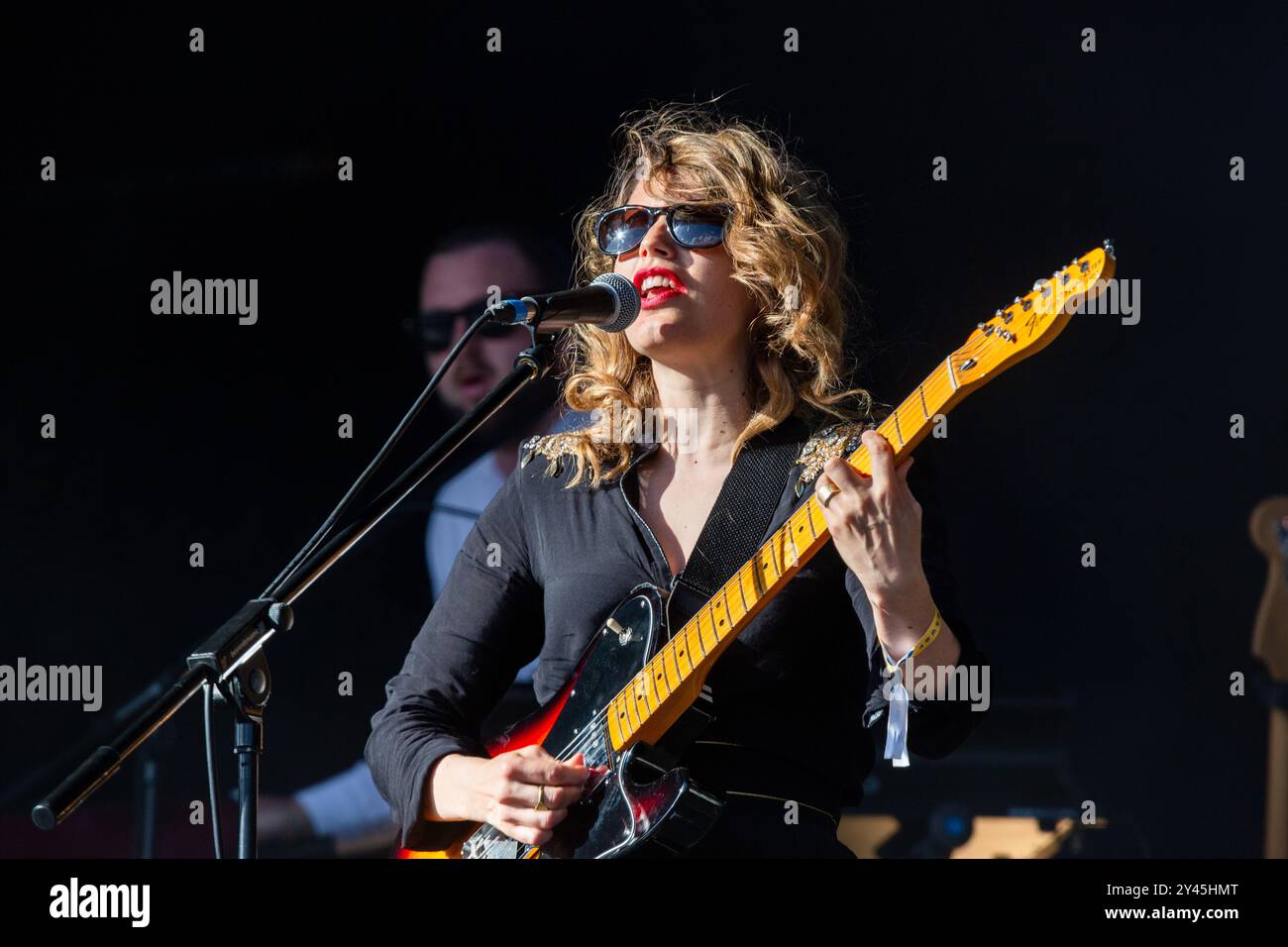 ANNA CALVI, CONCERT, GREEN MAN FESTIVAL 2014: Anna Calvi playing a ...