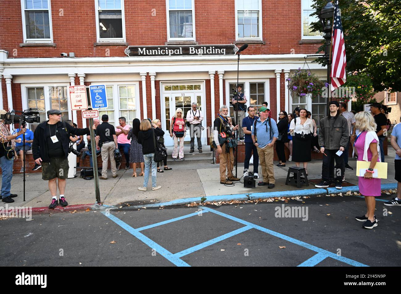 Members of the press gather outside Justin Timberlake's court hearing ...
