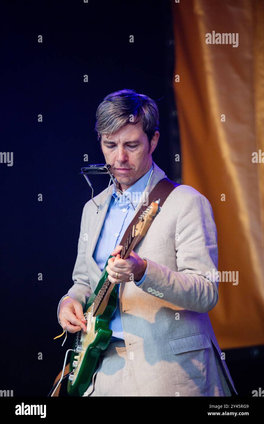 Smog singer hi-res stock photography and images - Alamy