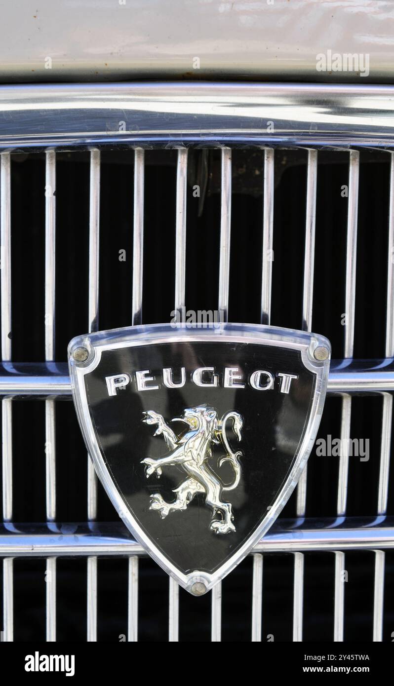 Peugeot badge hi-res stock photography and images - Alamy