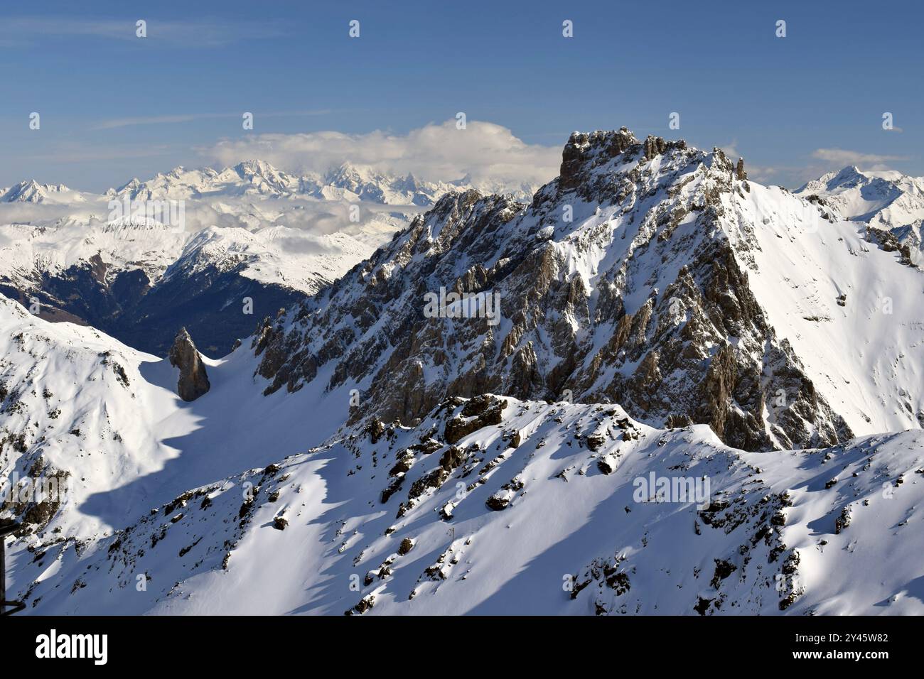 Snowcapped Alpine mountain peaks in the Three Valleys, France ...