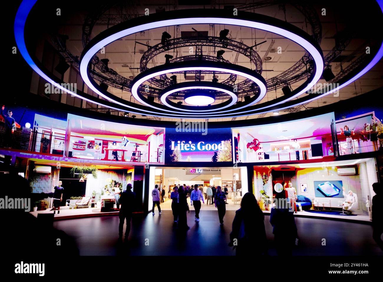 Lg artificial intelligence hi-res stock photography and images - Alamy