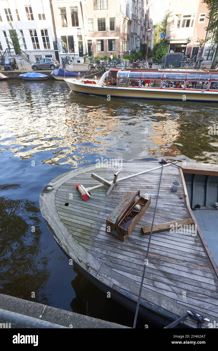 Bootsverkehr auf den Grachten in Amsterdam Amsterdam *** Boat traffic ...