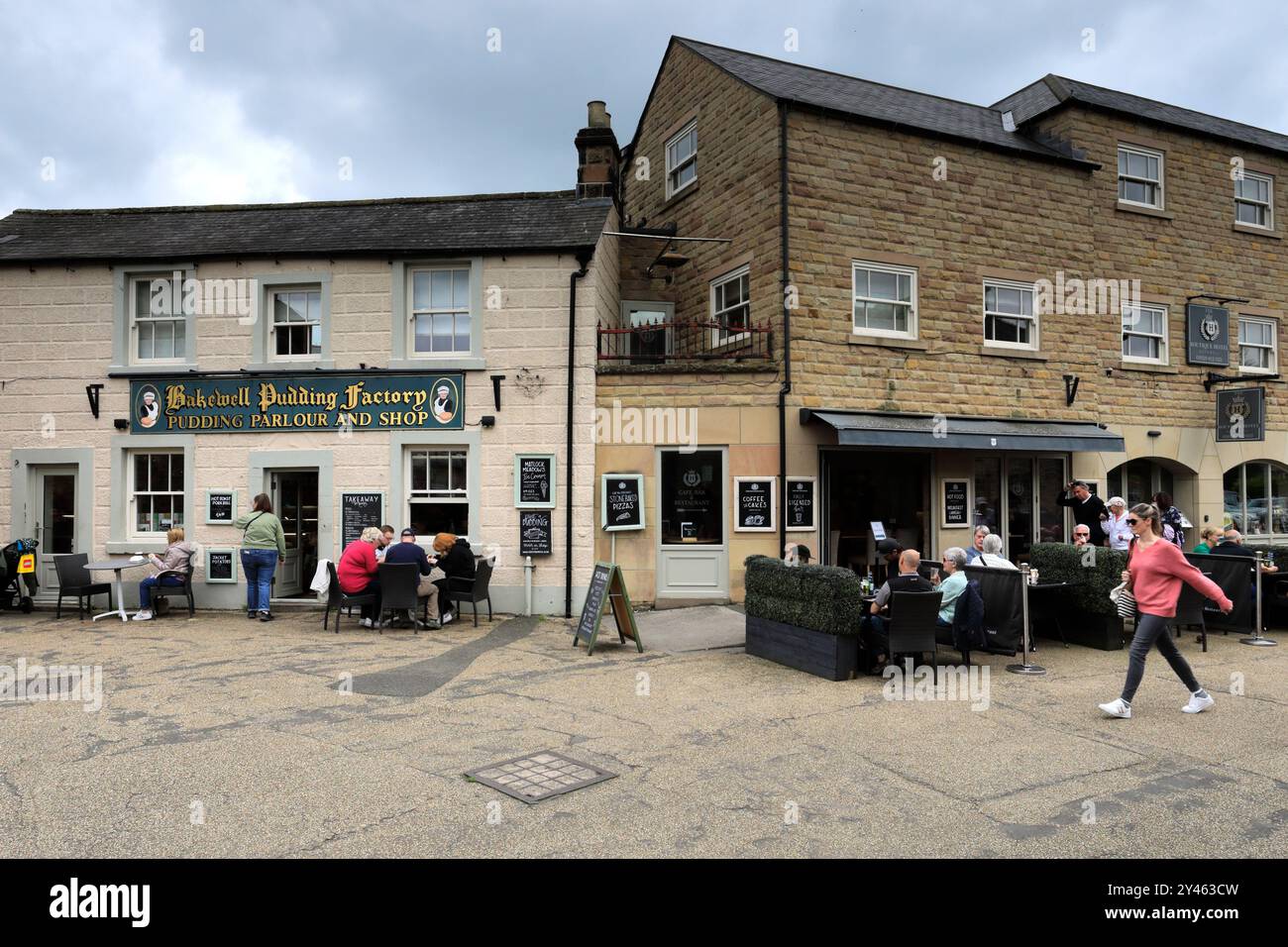 The Pudding Parlour shop in Bakewell town, Derbyshire, Peak District ...
