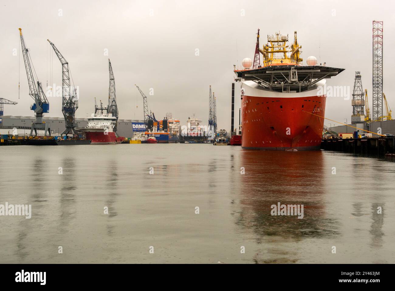 Front vision port hi-res stock photography and images - Alamy