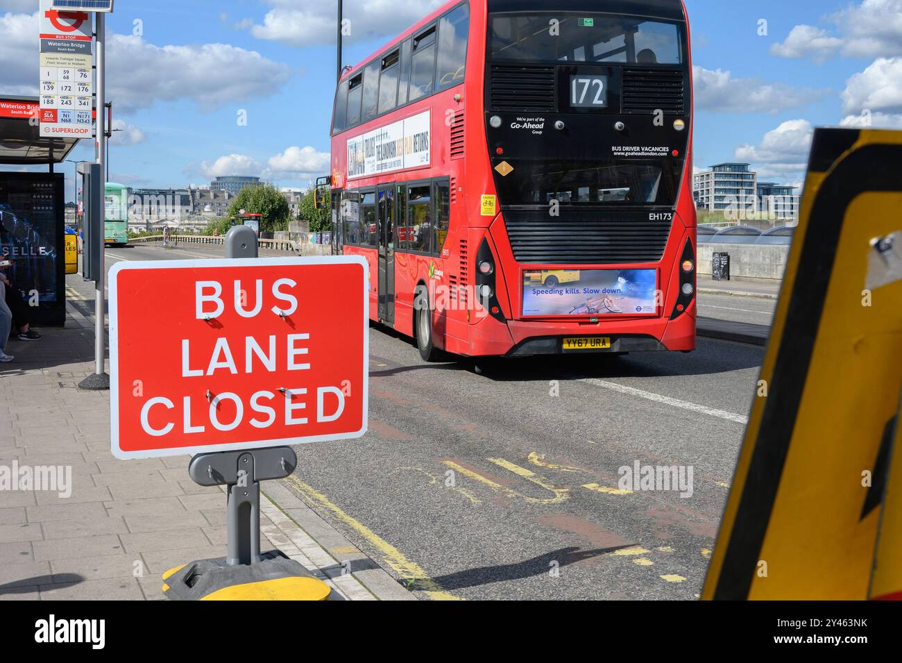 London, UK. Bus Lane Closed sign on Waterloo Bridge Stock Photo - Alamy