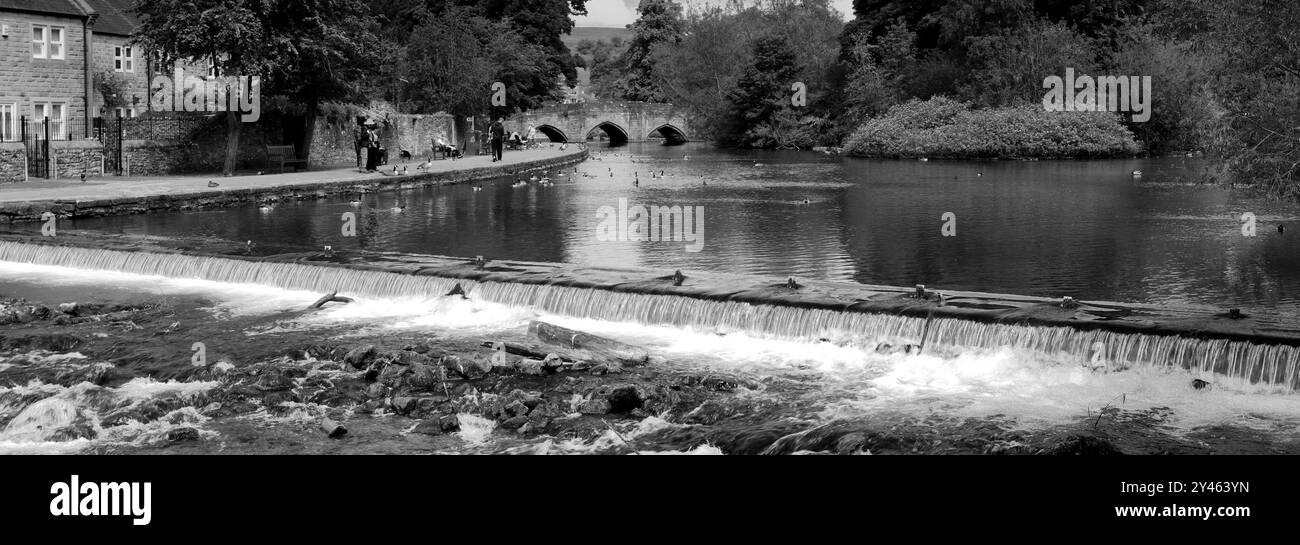 The river Wye at Bakewell Town, Peak District National Park, Derbyshire ...