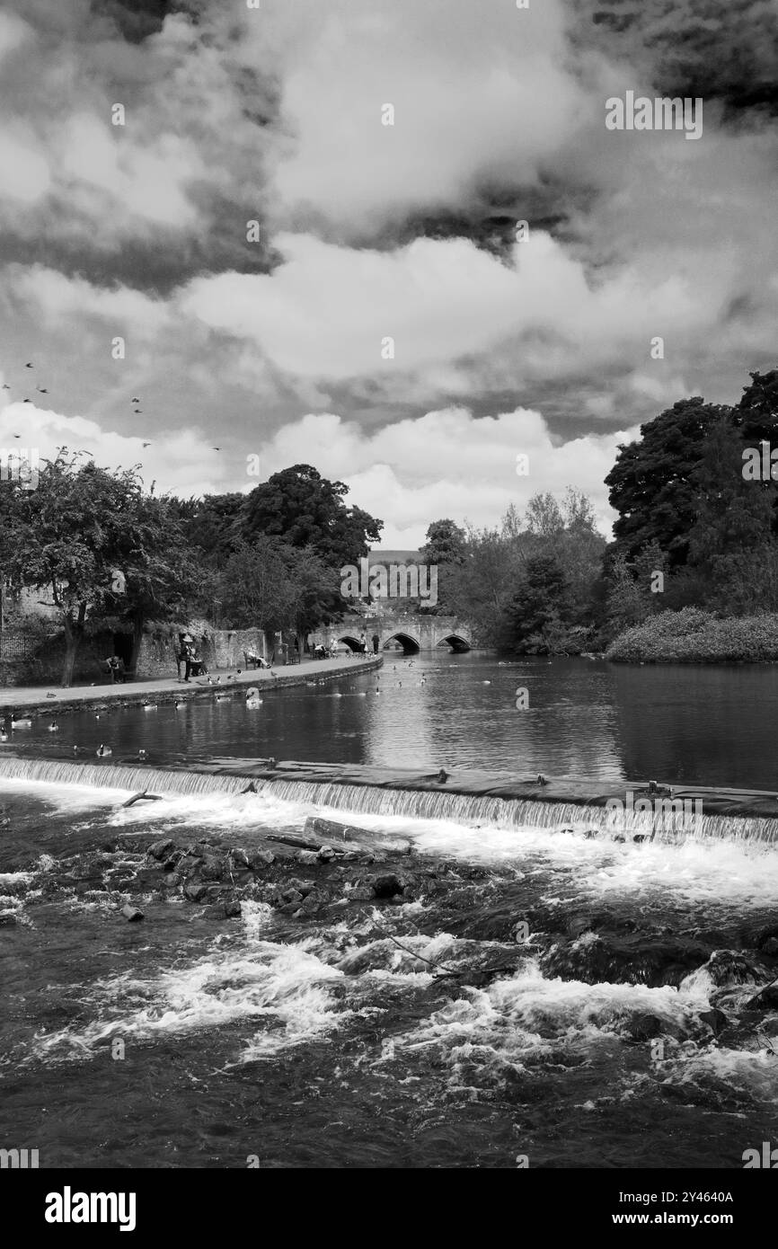 The river Wye at Bakewell Town, Peak District National Park, Derbyshire ...