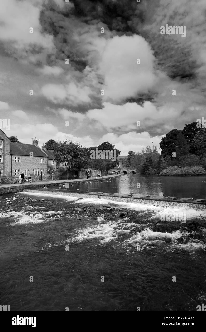 The river Wye at Bakewell Town, Peak District National Park, Derbyshire ...