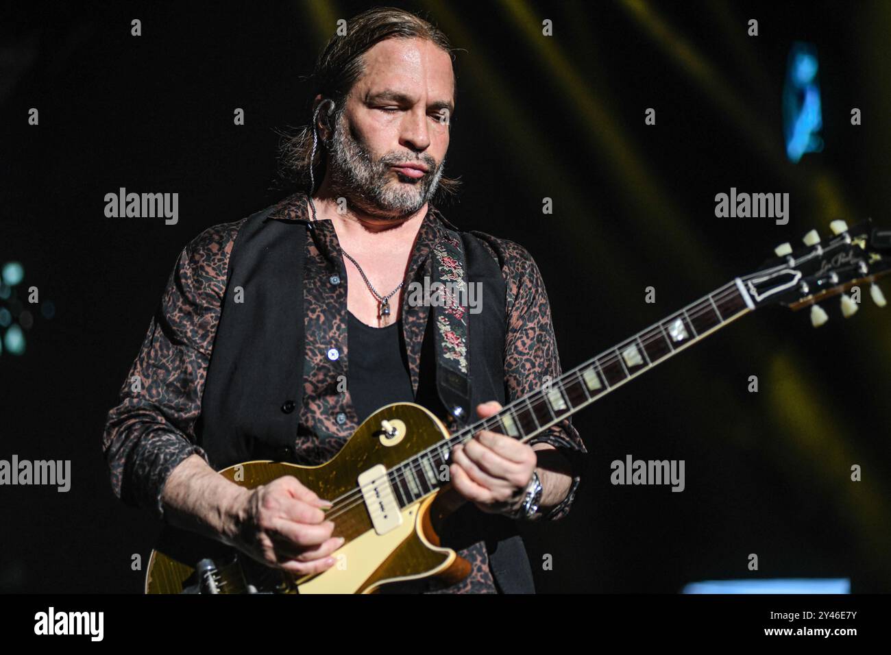 Maná: Sergio Vallin (guitar Stock Photo - Alamy