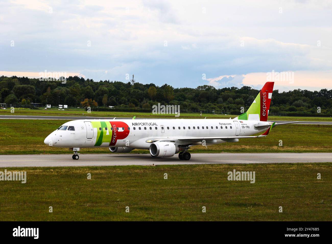 Stockbilder 09/2024 Air Portugal Flugzeug auf dem Hamburg Airport ...