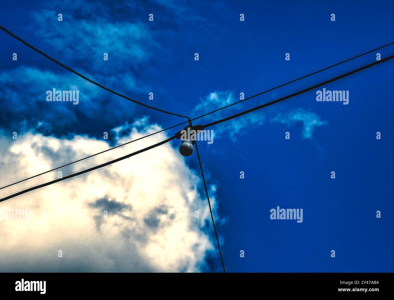 Overhead lightin hi-res stock photography and images - Alamy