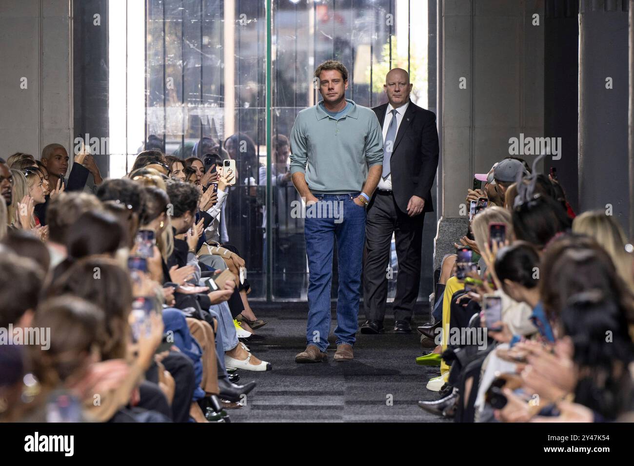 Jw anderson runway 2025 hi-res stock photography and images - Alamy