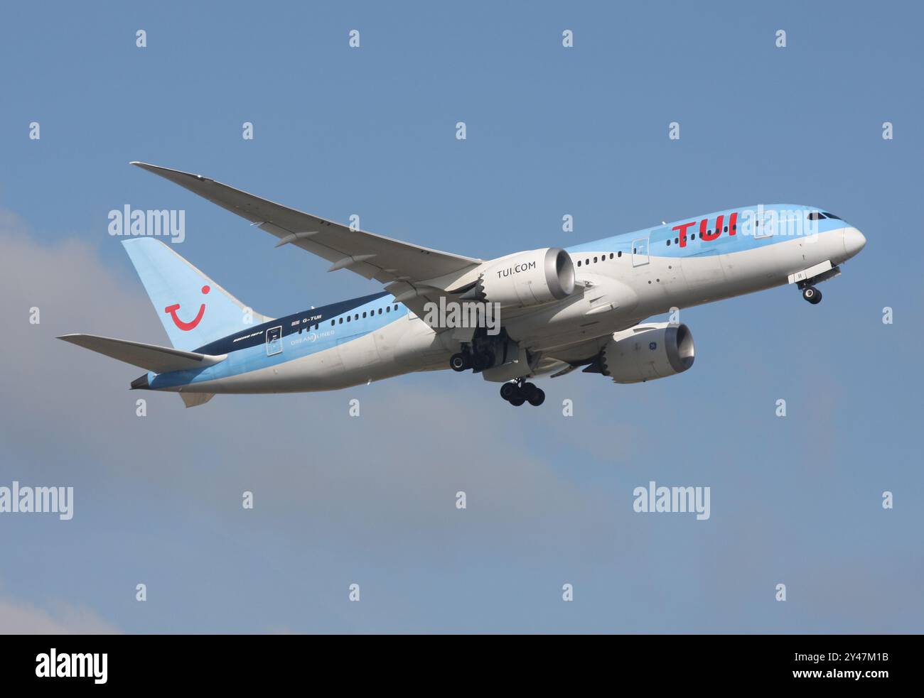 A Boeing 787-8 Dreamliner of TUI departs London Gatwick Airport Stock ...