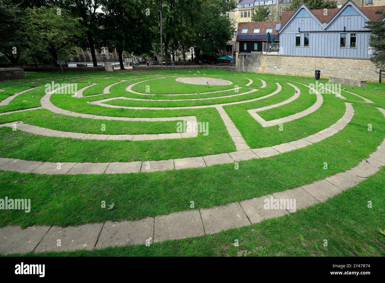 The Beazer Maze (labyrinth)near Pulteney Bridge, Bath, England, UK ...