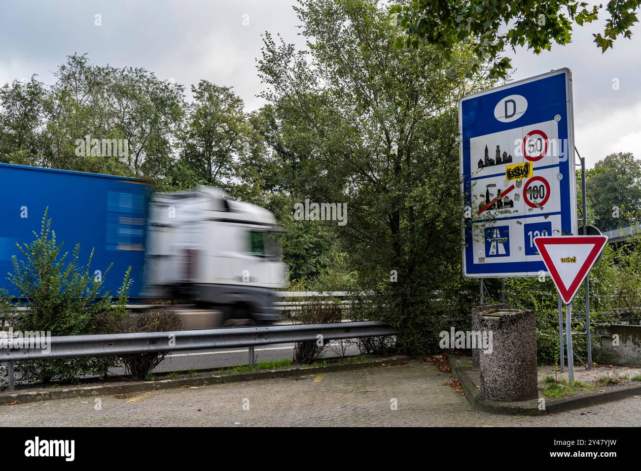 The border crossing Straelen, between Germany and the Netherlands ...