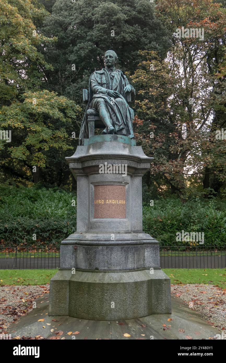 Thomas Farrell Statue of Arthur Edward Guinness in St Stephen's Green ...