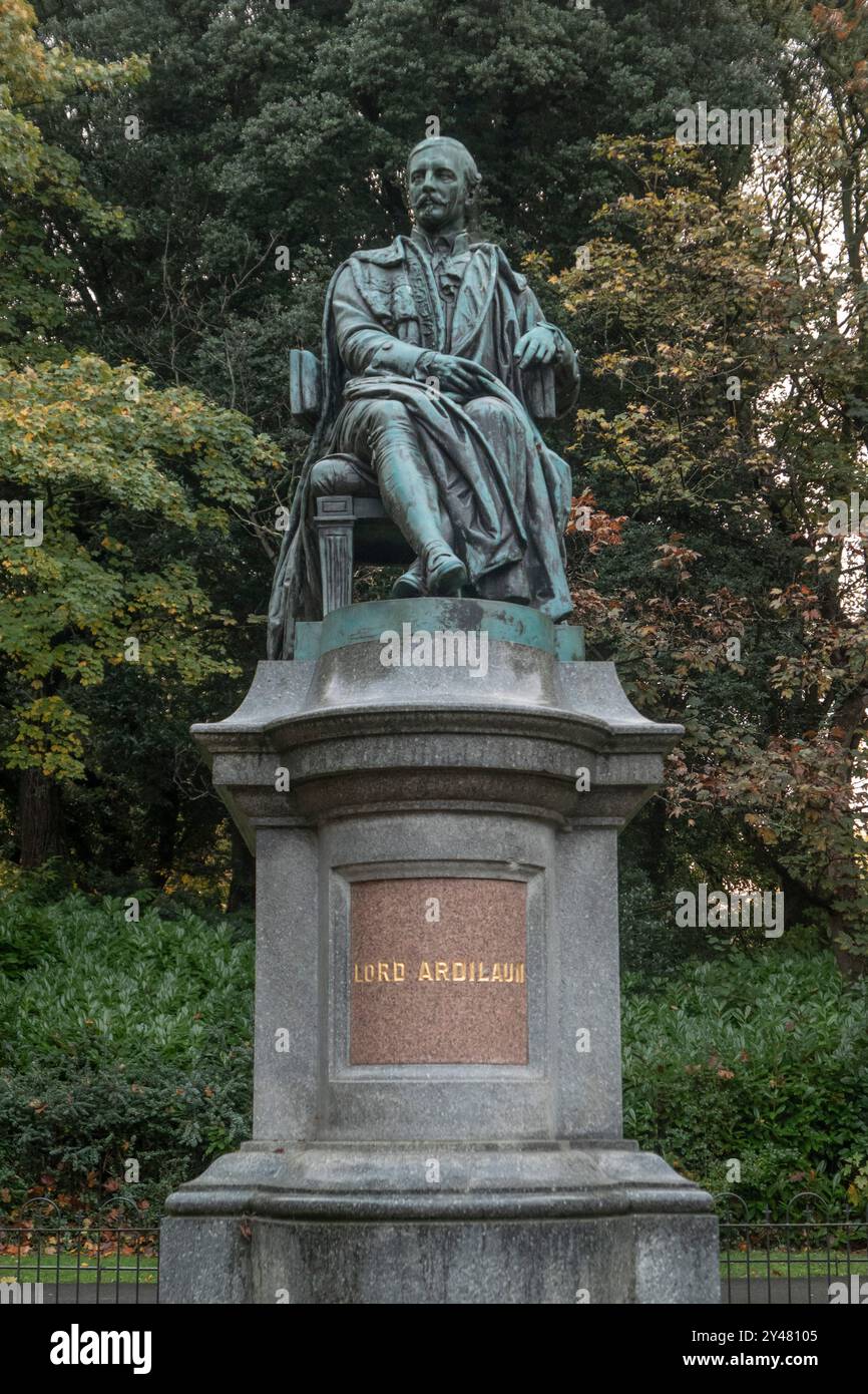 Thomas Farrell Statue of Arthur Edward Guinness in St Stephen's Green ...