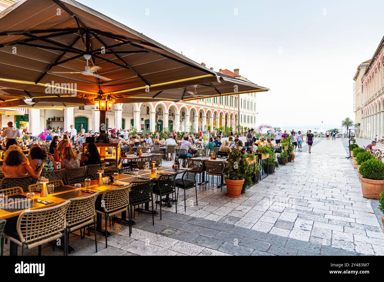 People dining al fresco at Restaurant Bajamonti in Republic Square ...