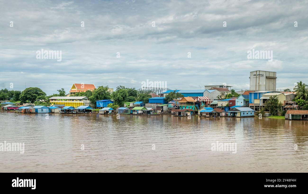 Shanty settlement asia hi-res stock photography and images - Alamy