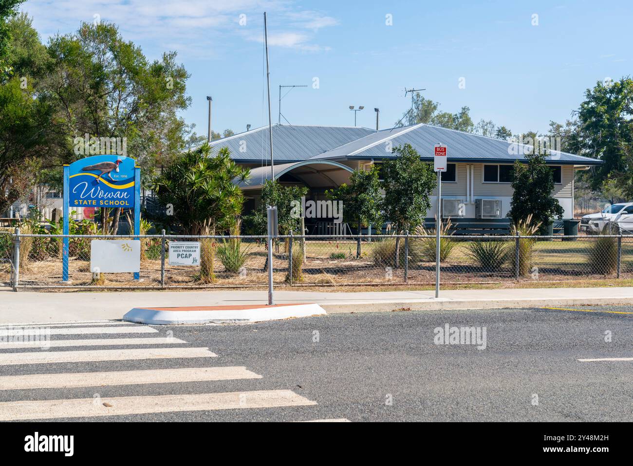School building australia rural hi-res stock photography and images - Alamy