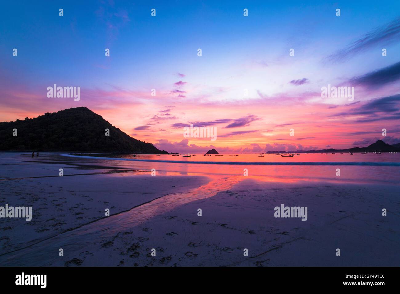 Sunset at Selong Belanak Beach, Lombok, Indonesia Stock Photo - Alamy