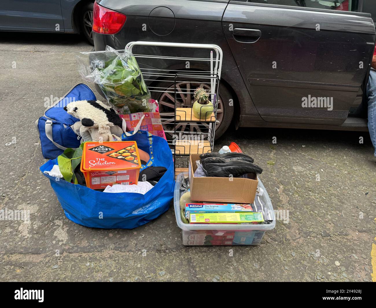 First year students moving into student accommodation in St Lukes View ...