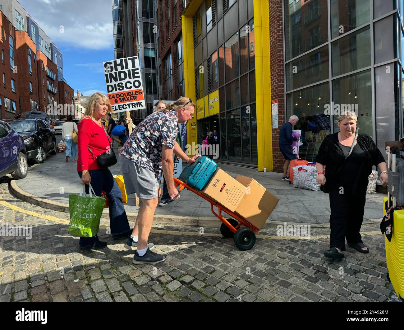 First year students moving into student accommodation in St Lukes View ...
